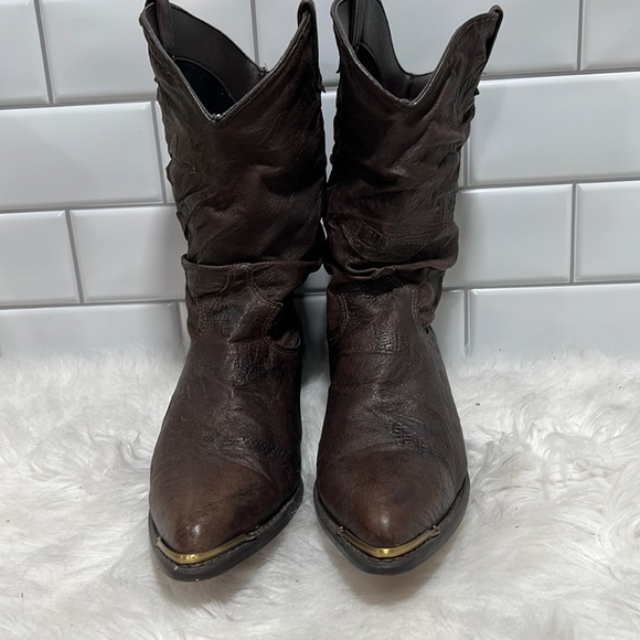 ACME | Shoes | Vintage Acme Womens Black Hornback Emboss Boots 85 M ...